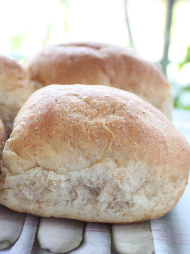 FLUFFY WHITE DINNER ROLLS - Vegan Richa