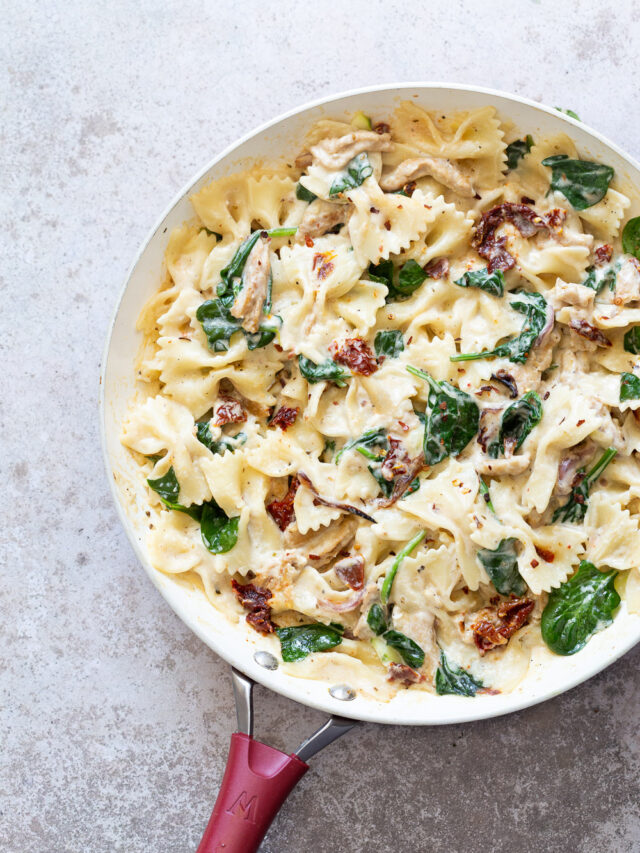 Creamy Sun Dried Tomato Pasta with Garlic Soy curls - Vegan Richa