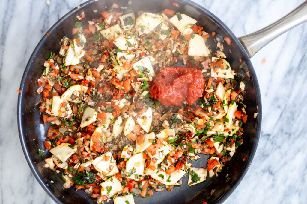 Veggie Pasta with Sun-dried Tomatoes & Walnuts
