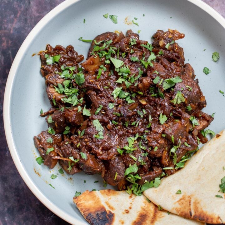 Ethiopian Inspired Mushroom Tibs Stir-Fry - Vegan Richa