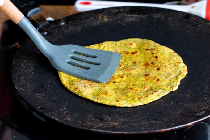 Masala Paratha (Spiced Indian Flatbread Yeastfree) - Vegan Richa
