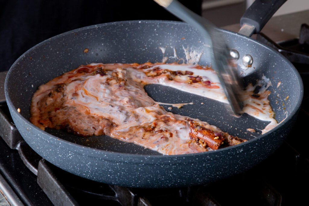 One-Pan Dal Lasooni
