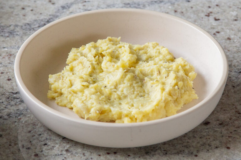 Popped Lentils with Mashed Potatoes