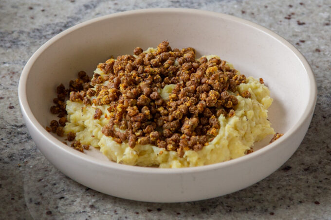 Popped Lentils with Mashed Potatoes