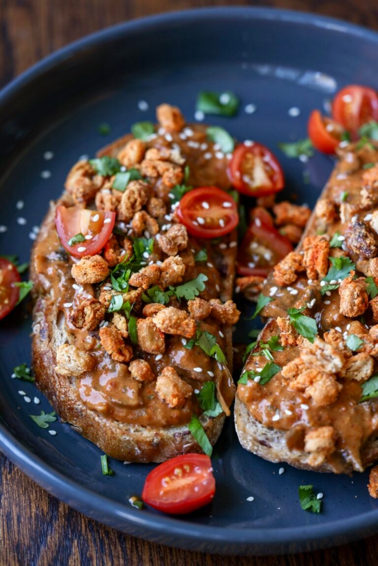 Balchao Mushrooms with Crispy White Beans (Indian Chili garlic curry)